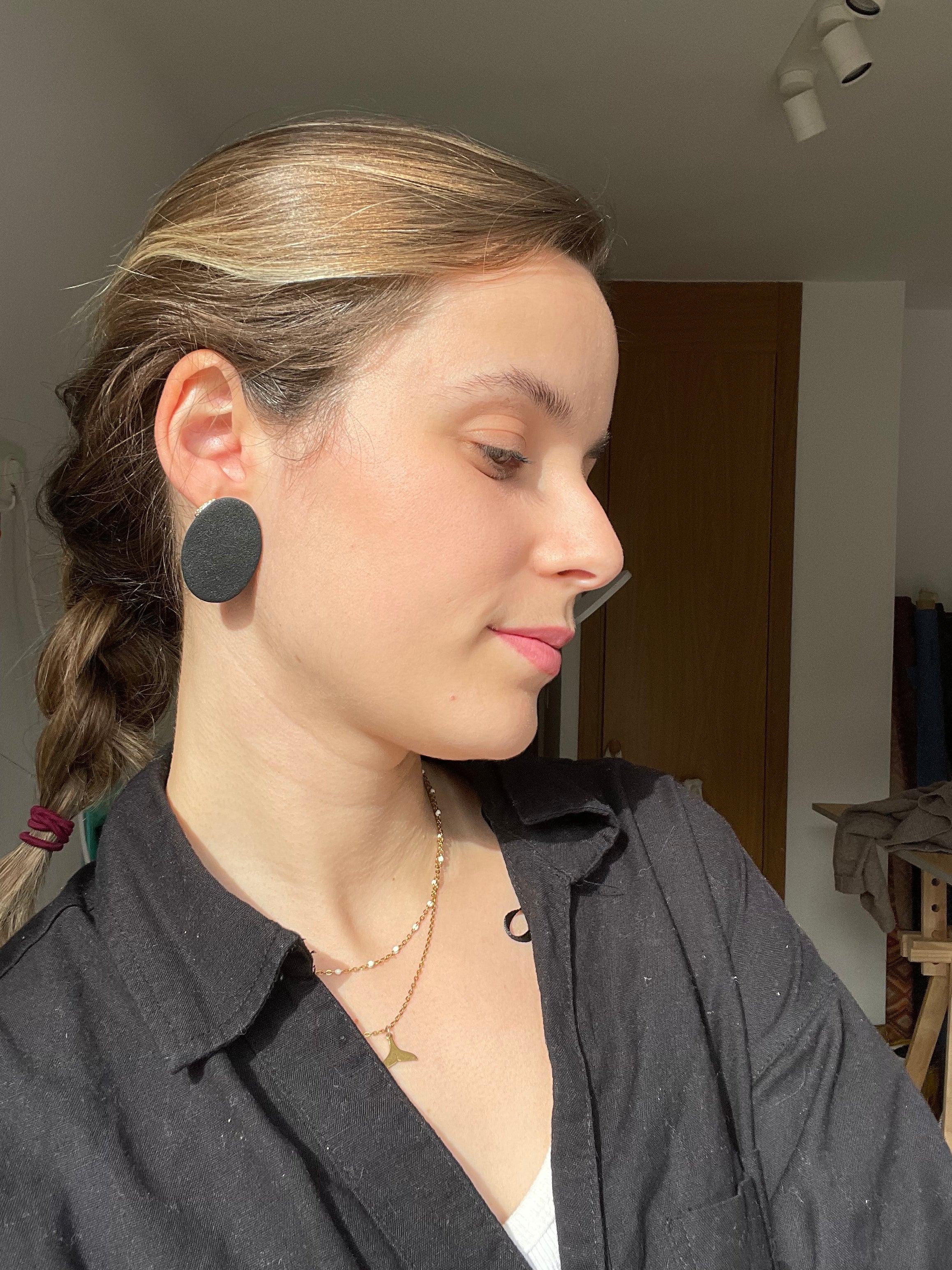 Óvalo negro – Lolo